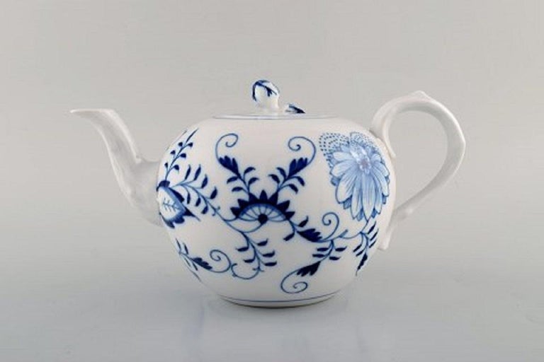 Antique Meissen "Blue Onion" Teapot in Hand Painted Porcelain at 1stDibs