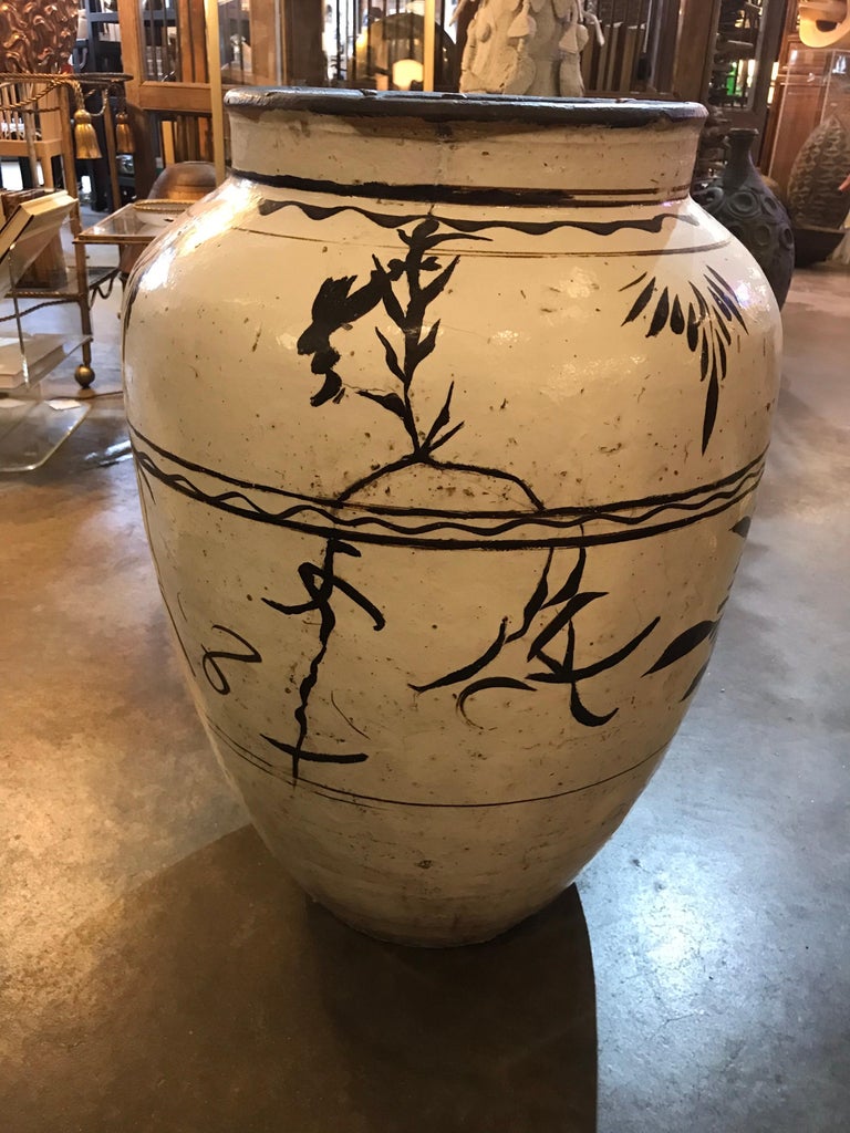 Antique Ming Dynasty Pot at 1stDibs