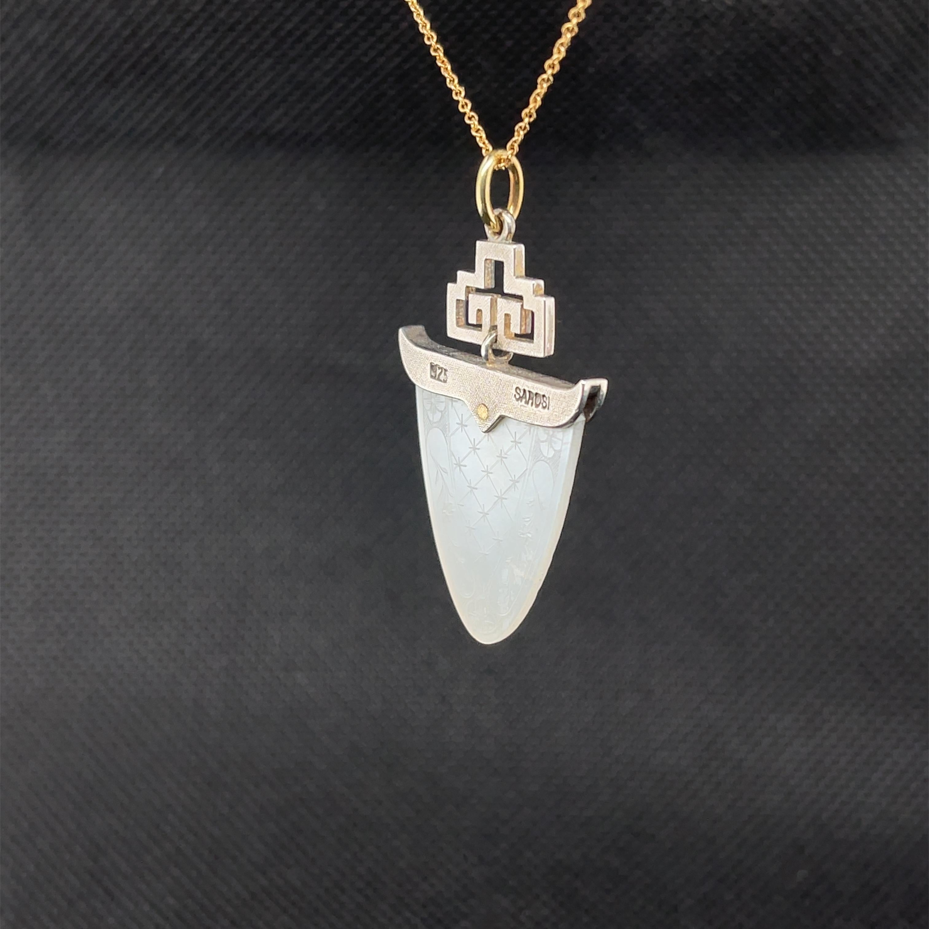 Antique Mother-of-Pearl Gambling Counter Pendant in Yellow Gold and ...