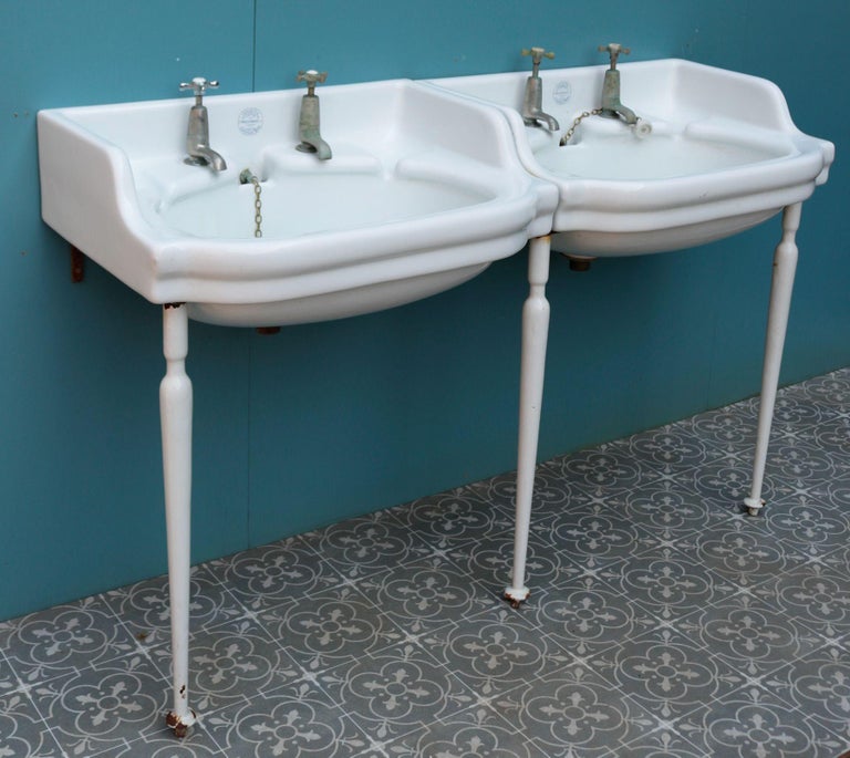 Antique Musgraves Invictus Double Basin on Stand For Sale at 1stDibs