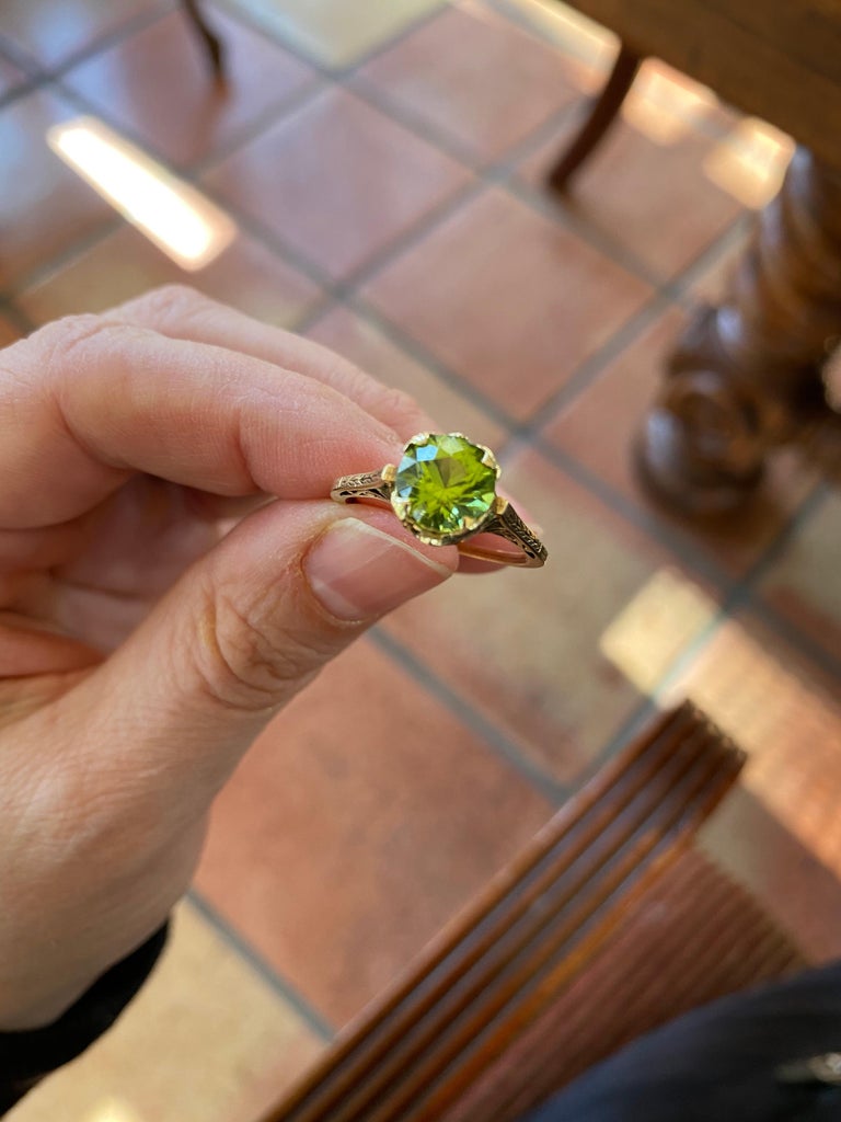 Antique Natural Green Peridot and Yellow Gold Filigree Ring For Sale at ...