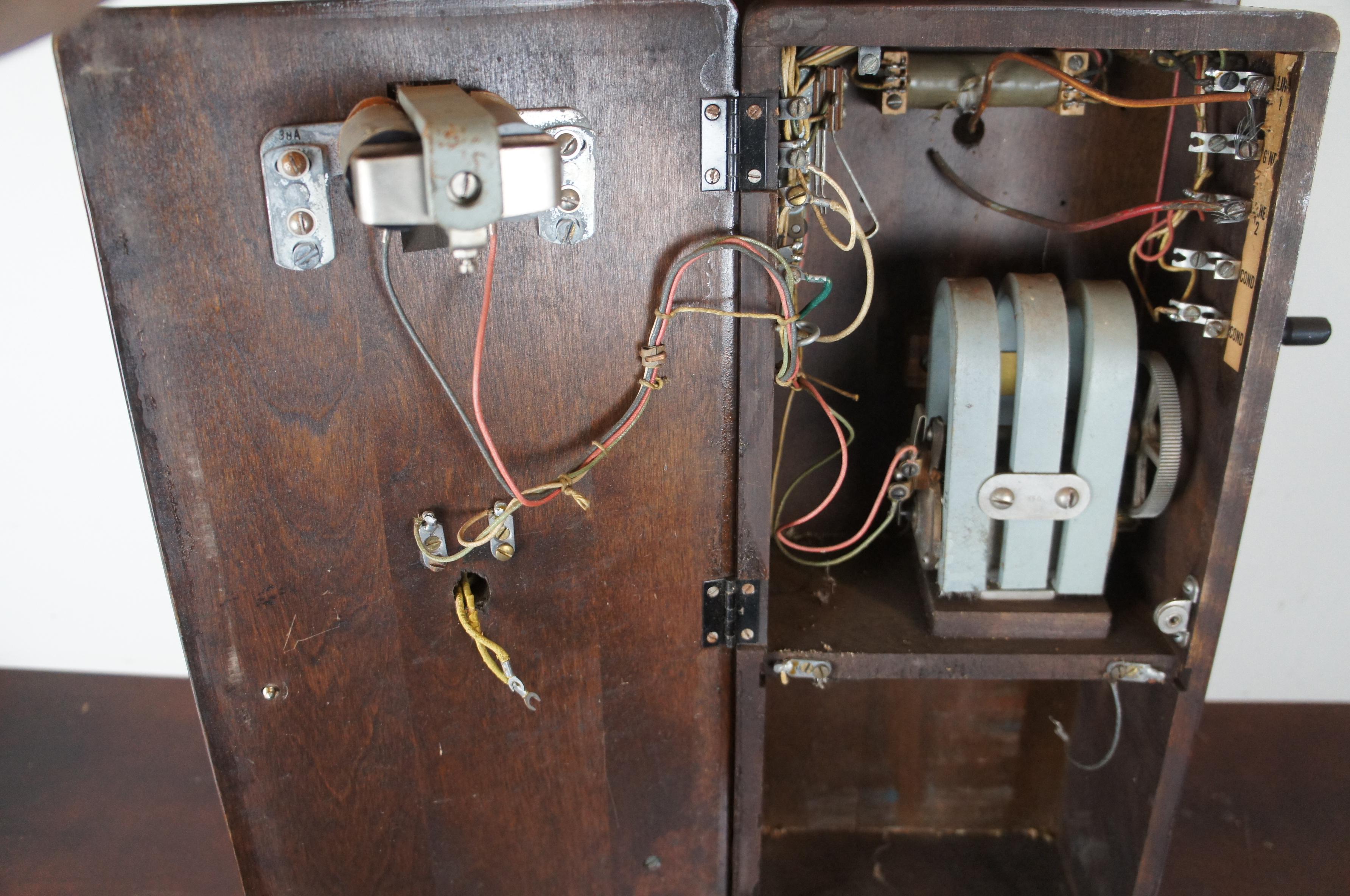 Antique Oak Northern Electric Telephone Company Hand Crank Phone ...