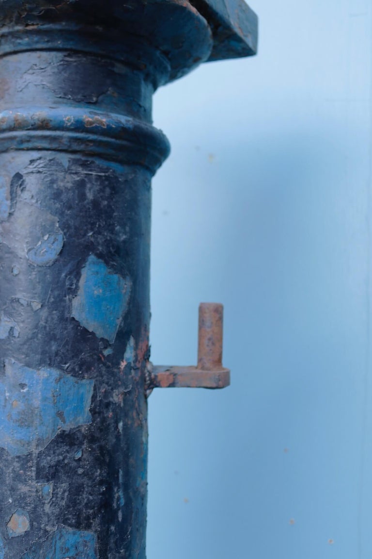 Antique Pair of Reclaimed Iron Gate Posts For Sale at 1stDibs