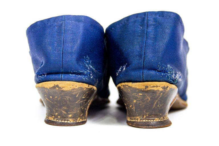 Antique Pair of shoes in glazed wool twill Bleu de France - Louis XVI ...