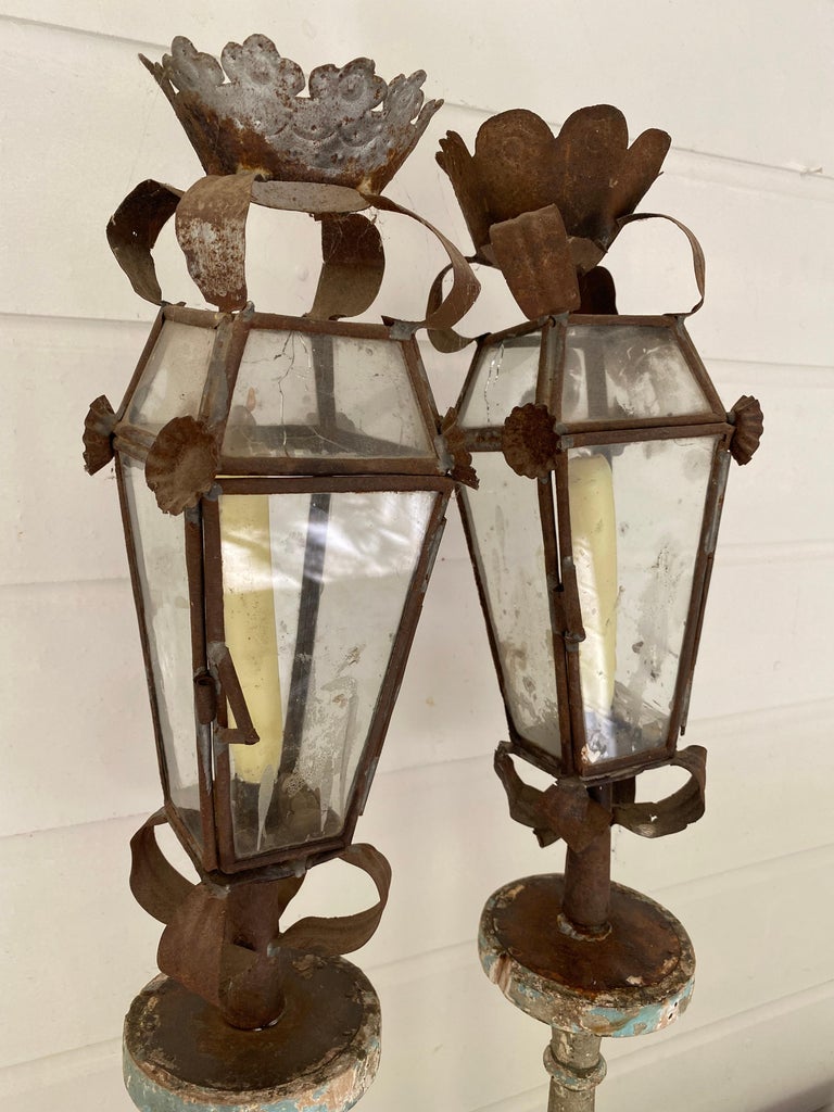Antique Pair of XVIII Century Italian Lanterns For Sale at 1stDibs