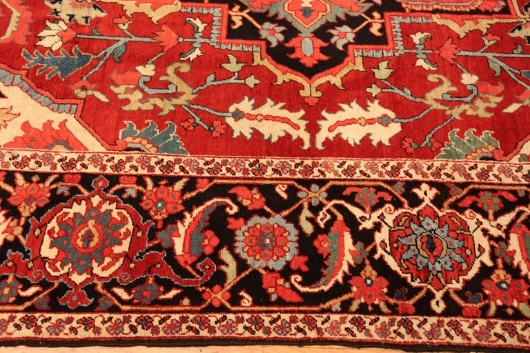 Antique Persian Heriz Rug. Size: 9 ft 8 in x 12 ft For Sale at 1stDibs