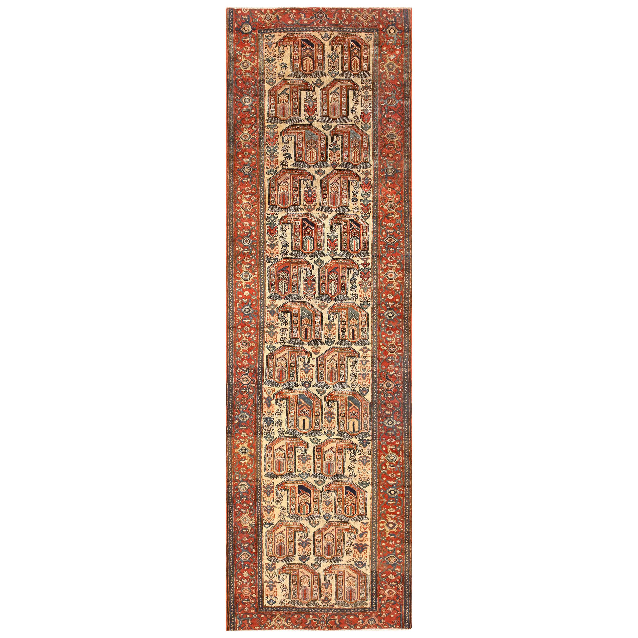 Antique Persian Malayer Runner. Size: 4 ft 7 in x 15 ft 3 in (1.4 m x 4 ...