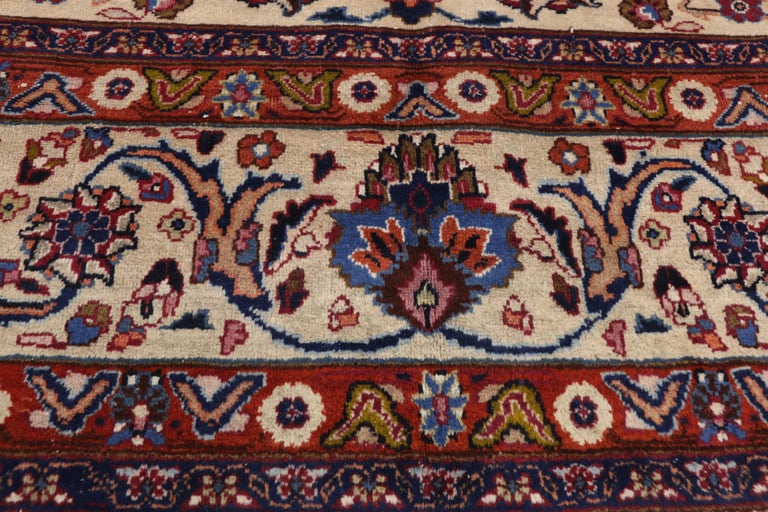 Antique Persian Mashhad Rug with Traditional Style For Sale at 1stDibs