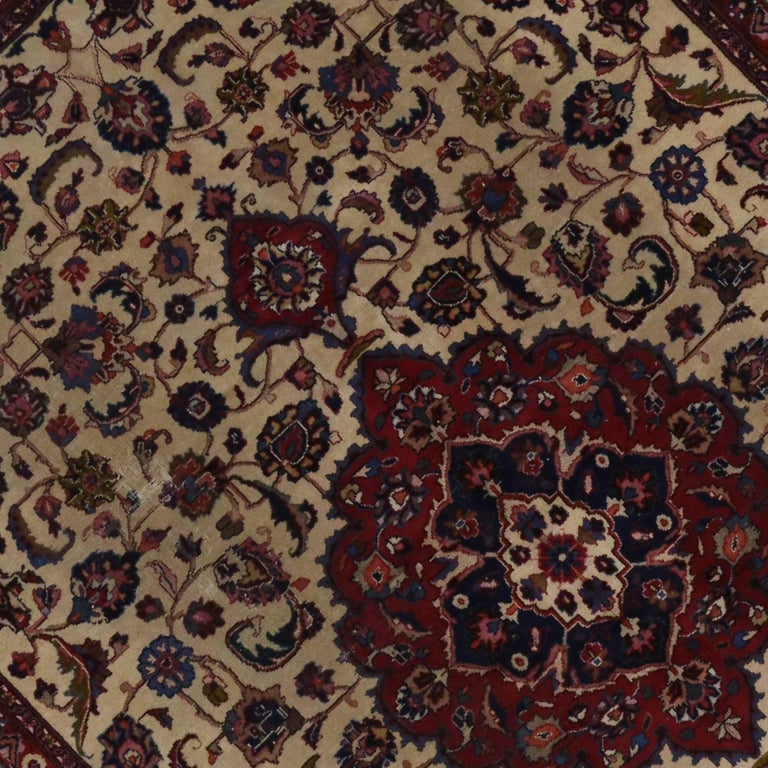 Antique Persian Mashhad Rug with Traditional Style For Sale at 1stDibs