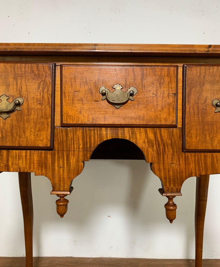 Antique Queen Anne Lowboy Tiger Maple Dressing Table, Ca. 1750s at 1stDibs