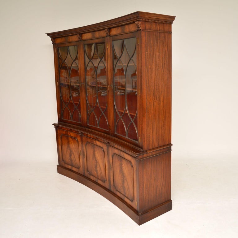 Antique Regency Style Concave Bookcase For Sale at 1stDibs