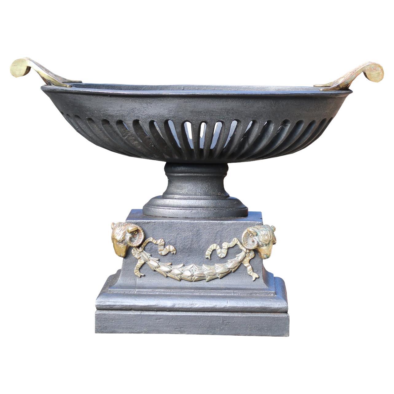 Adams Style Free Standing Fire Basket, Grate For Sale at 1stDibs