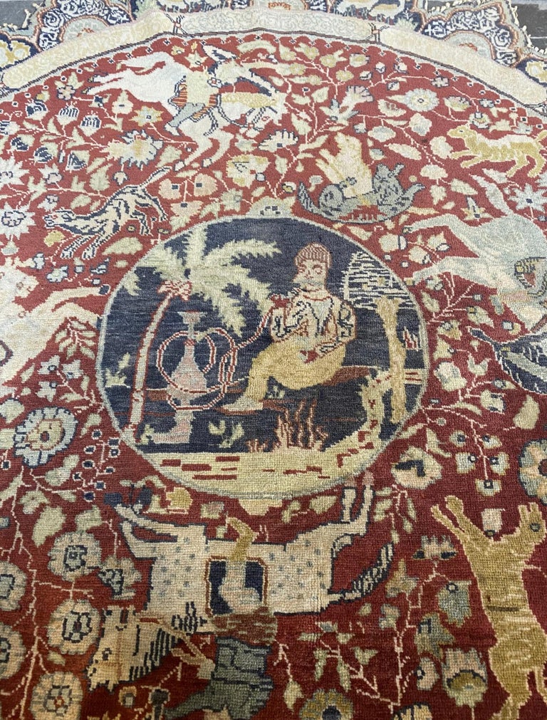 Antique Rounded Kayseri Rug, Turkey For Sale at 1stDibs