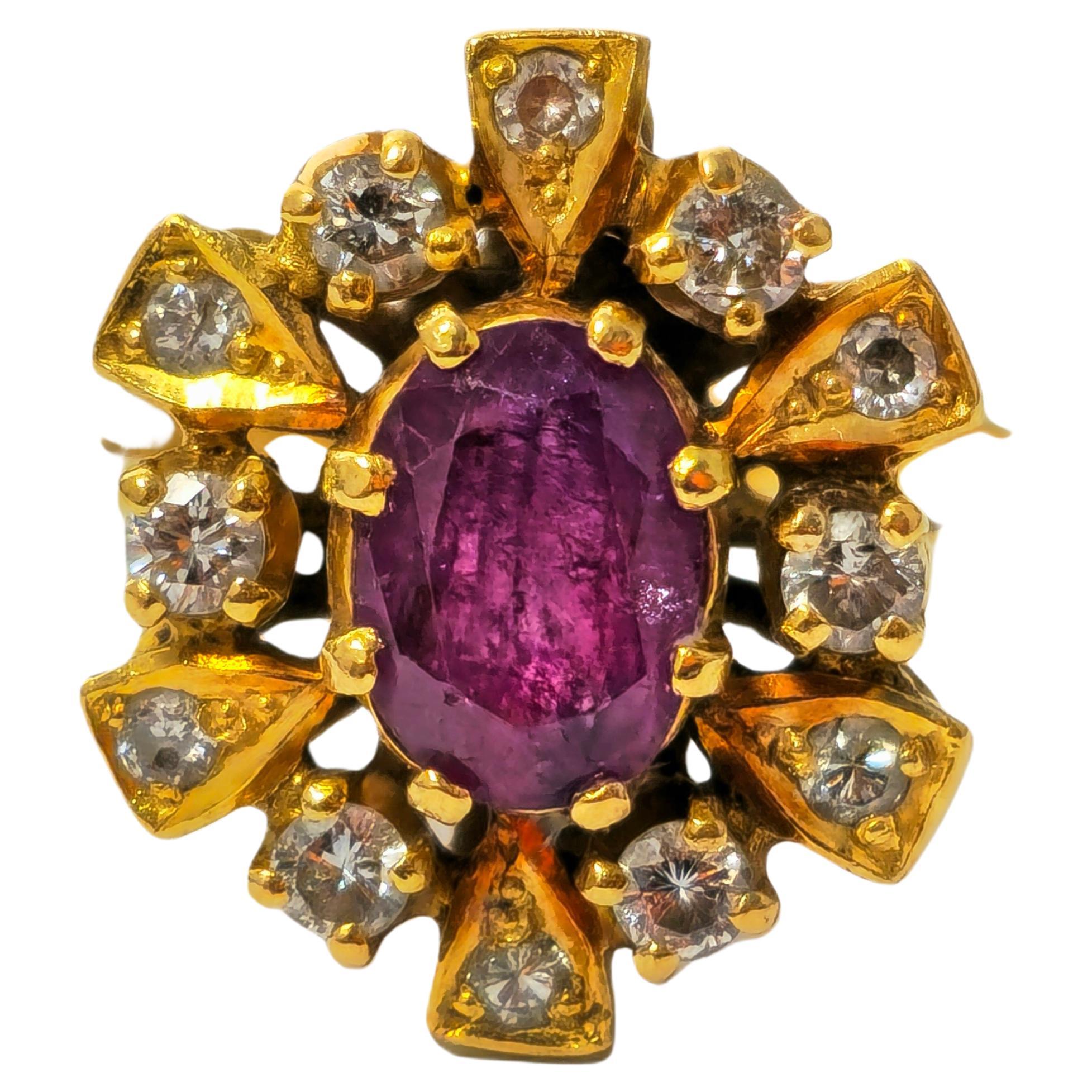Antique Ruby and Diamond Ring in 18k Yellow Gold For Sale at 1stDibs