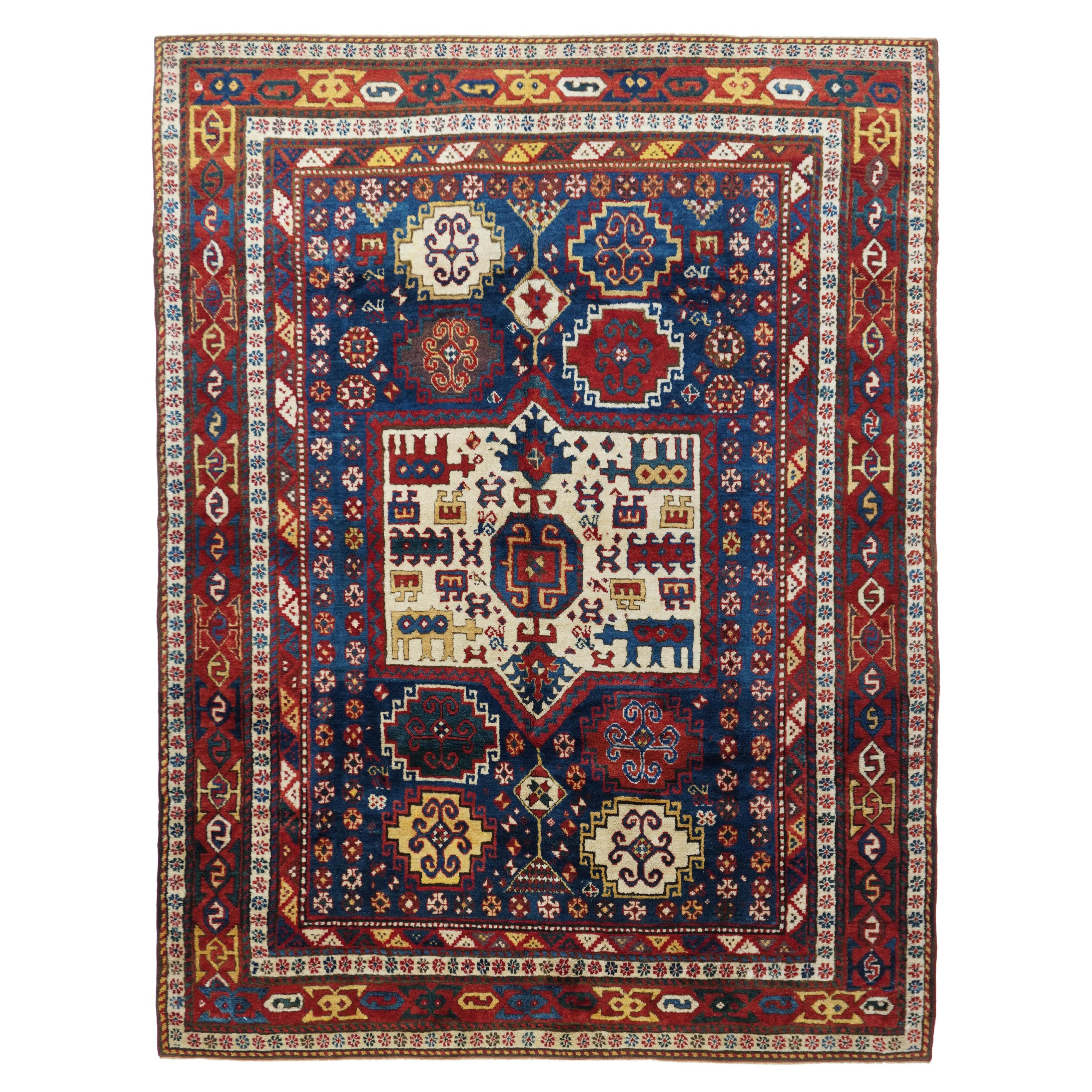 Tapis de Shrivan russe ancien de 4' x 9'2'' En vente sur 1stDibs