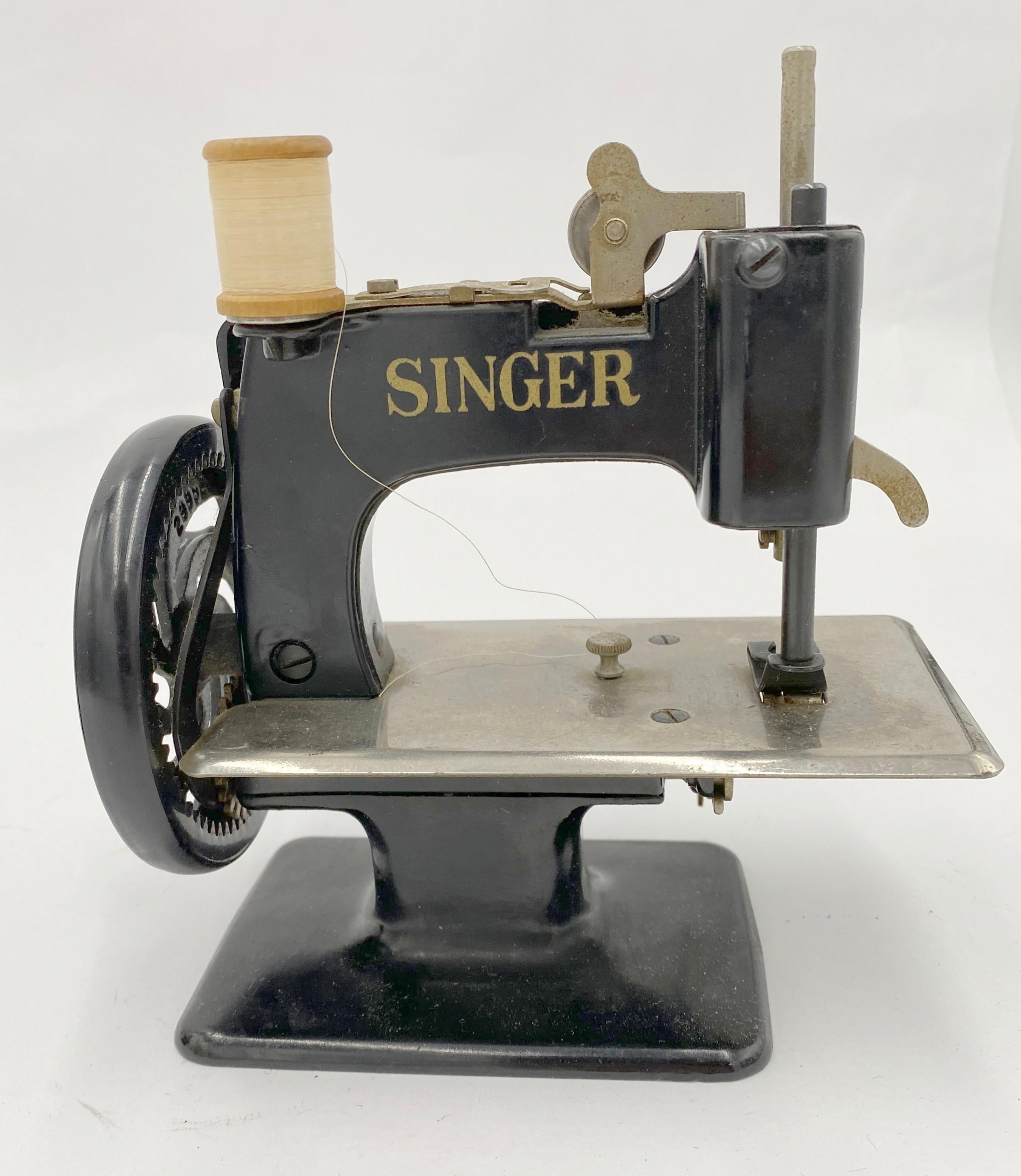 Antique Singer Model 20 Portable Sewing Machine Childrens For Sale at ...
