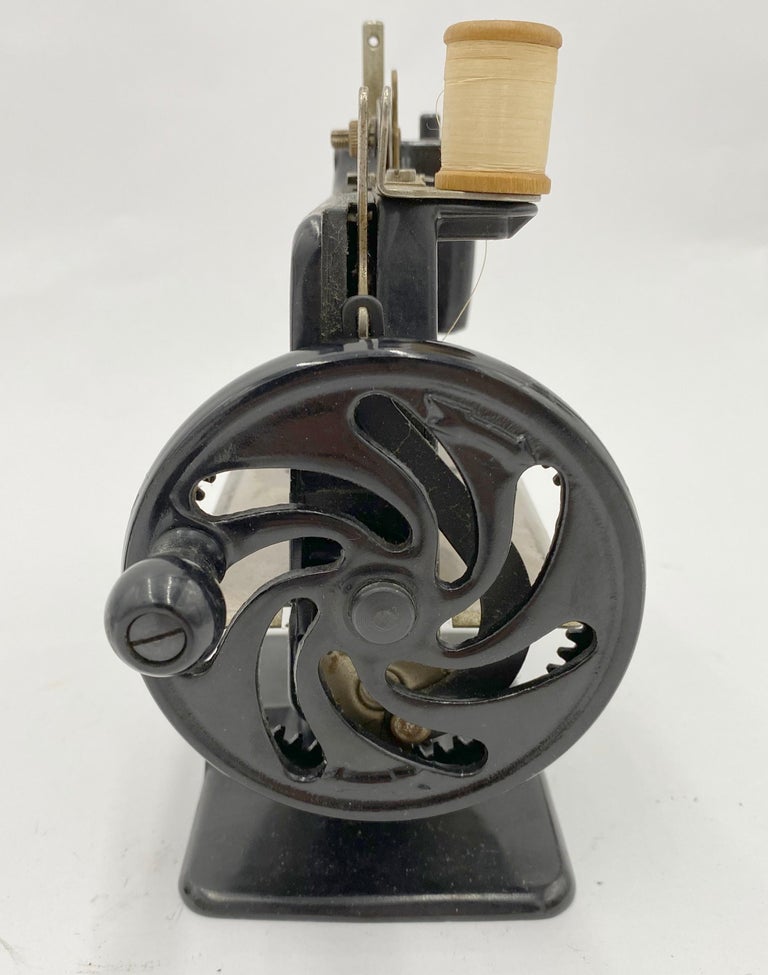 Antique Singer Model 20 Portable Sewing Machine Childrens For Sale at ...
