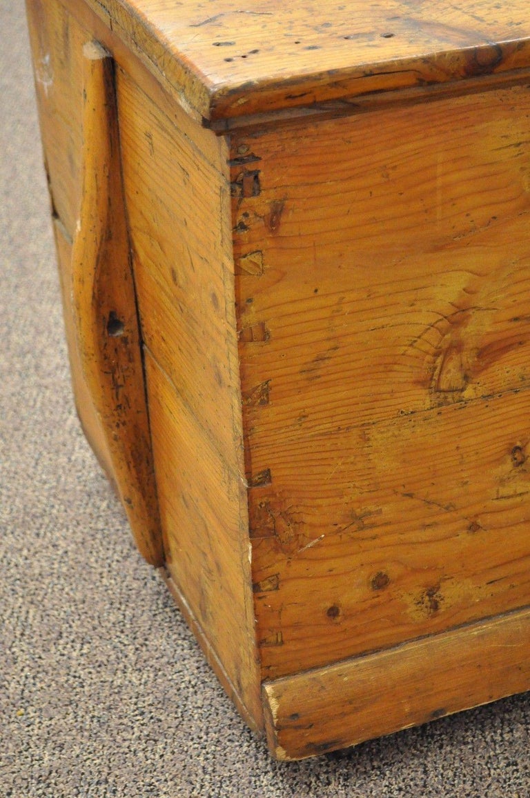 Antique Solid Pine Hand Dovetailed American Primitive Rustic Blanket ...