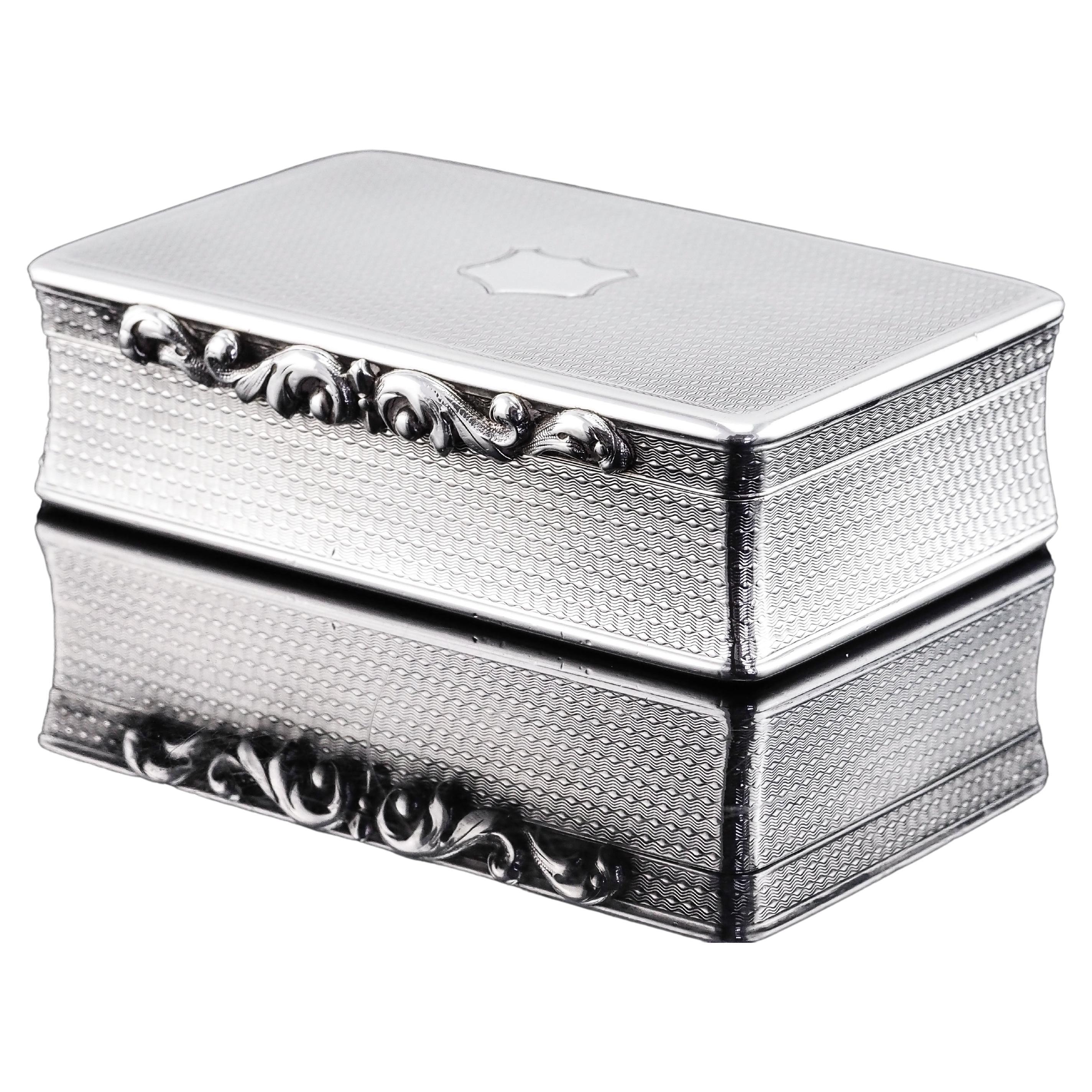 Antique Solid Silver Georgian Snuff Box with Ornate Acanthus Thumbpiece ...