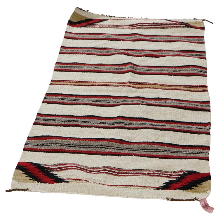 Antique Southwestern Style American Indian Navajo Rug, Circa 1930 For ...