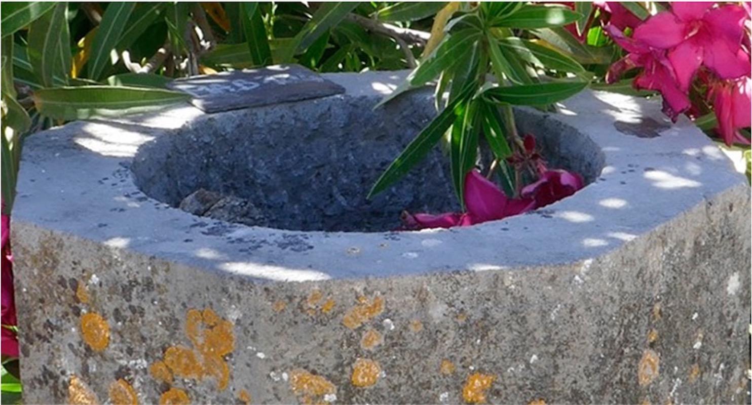 Antique Stone Planter For Sale at 1stDibs | flagstone planter