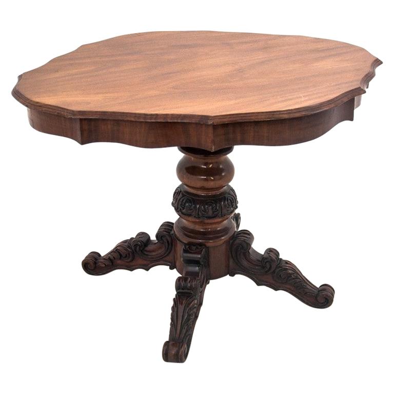 Early 1900s Dining Room Tables - 52 For Sale at 1stDibs