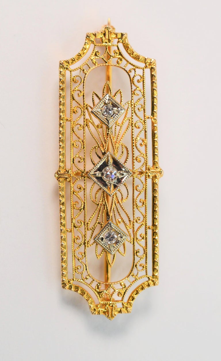 Antique Three Diamond Yellow Gold Filigree Bar Pin For Sale at 1stDibs