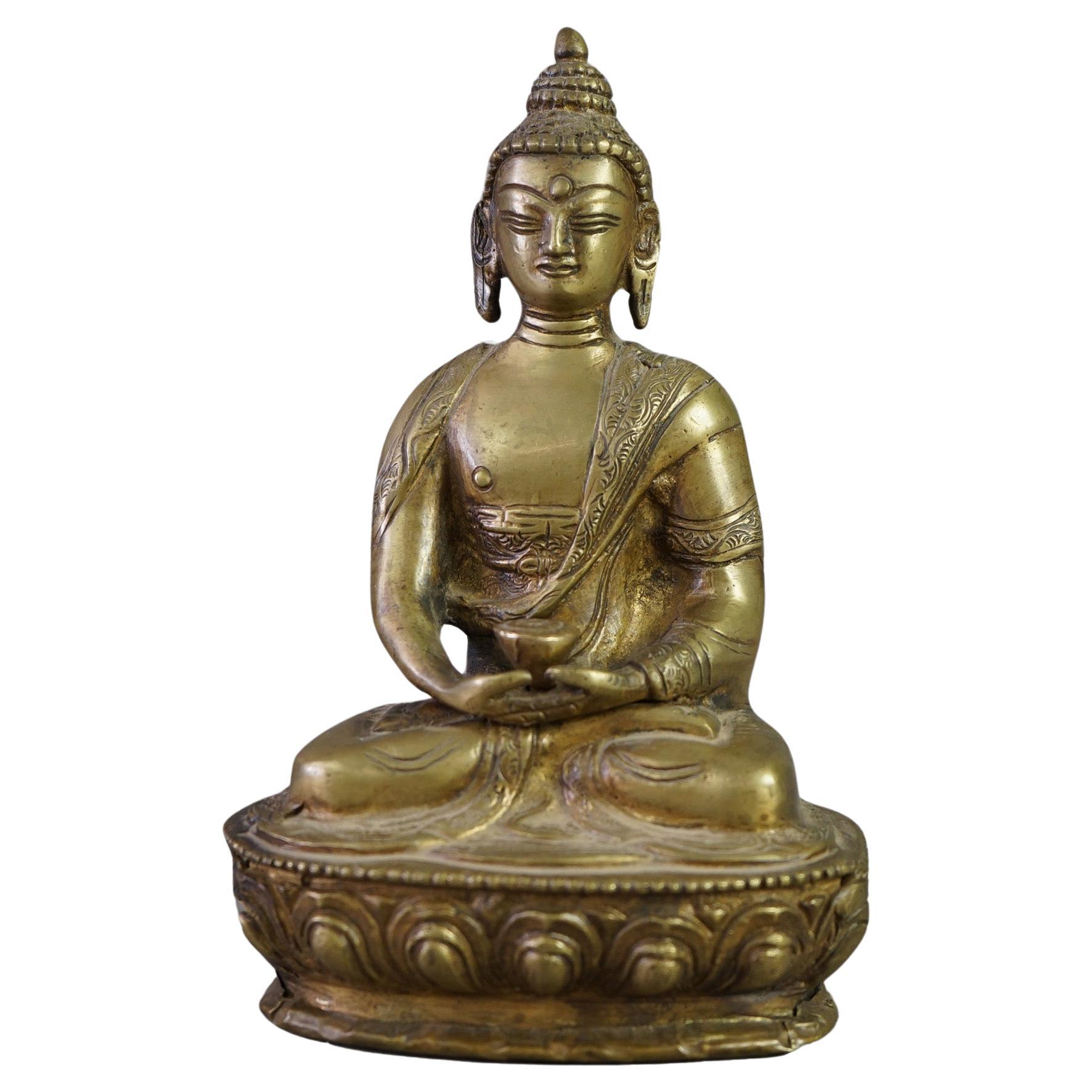 Antique Tibetan Cast Bronze Seated Buddha 19thC For Sale at 1stDibs