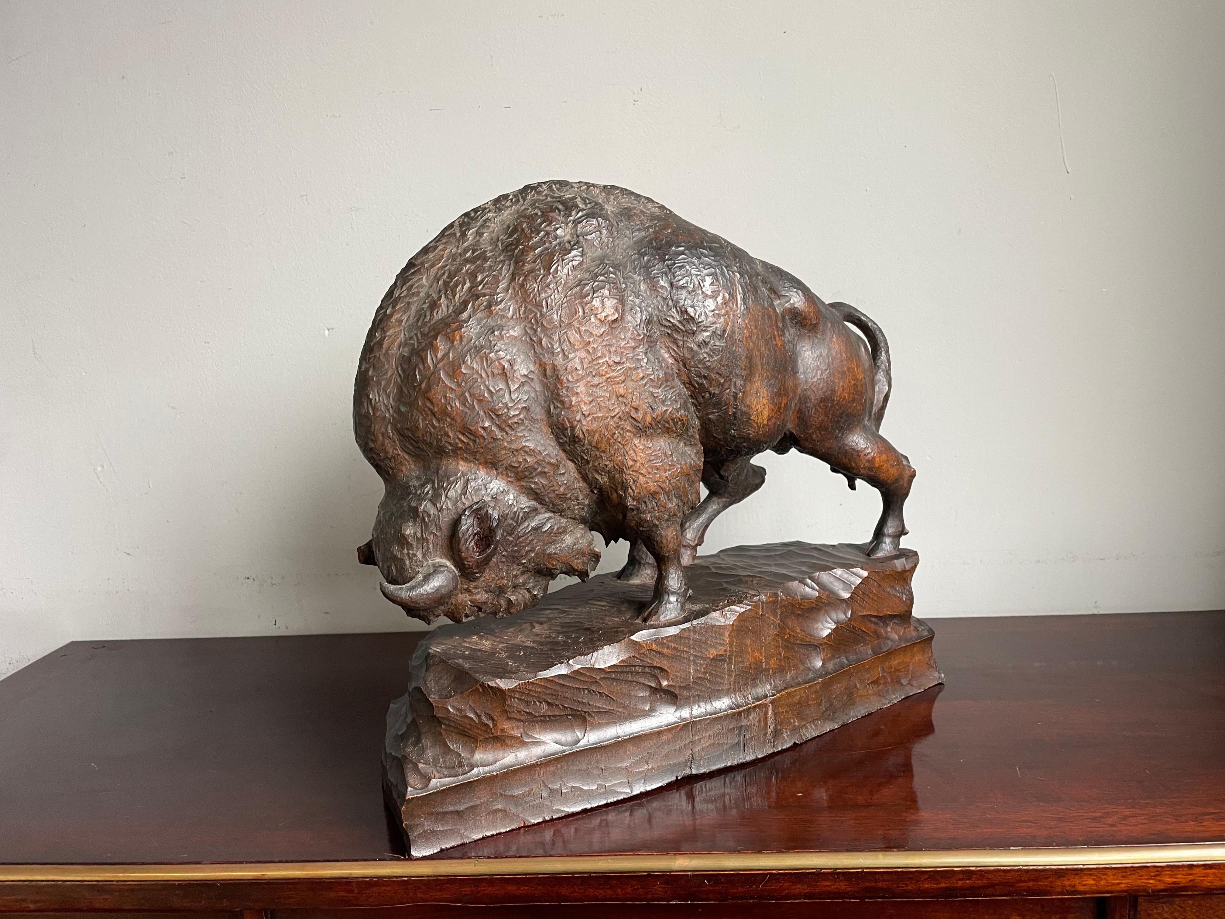Antique and Top Quality Hand Carved Wooden American Buffalo / Bison ...