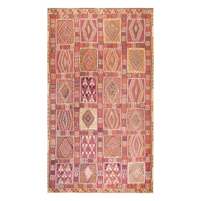 Kilim turc ancien d'Oushak En vente sur 1stDibs