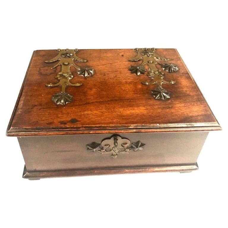 Antique Turn of the Century German Walnut Box For Sale at 1stDibs