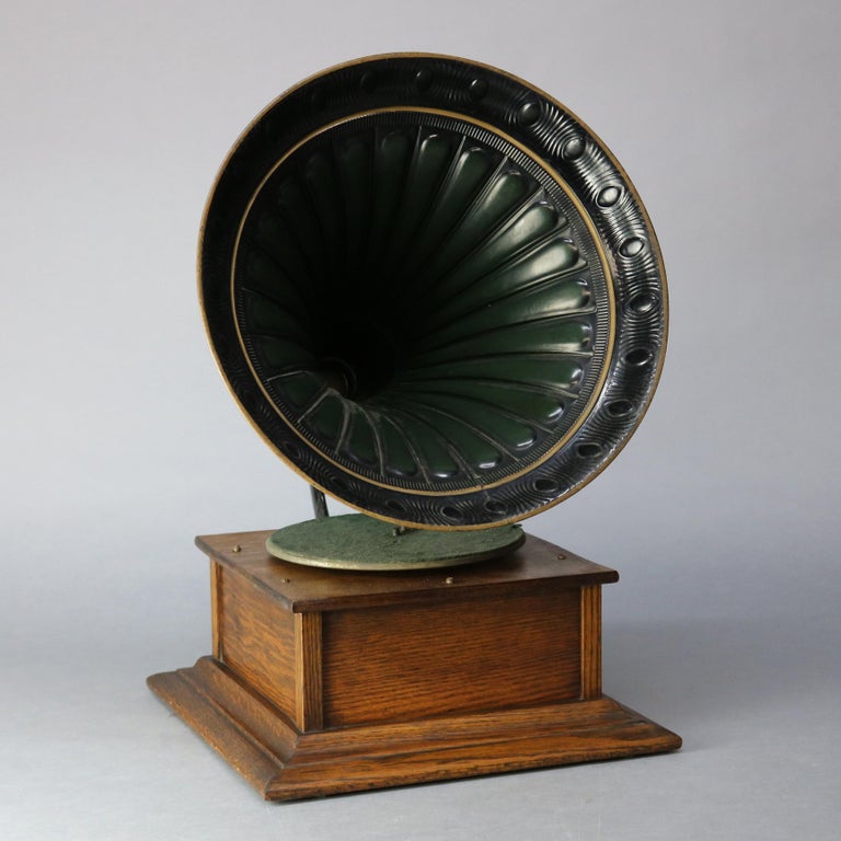 Antique Victor Victrola Standard Outside Horn Oak Phonograph, circa ...