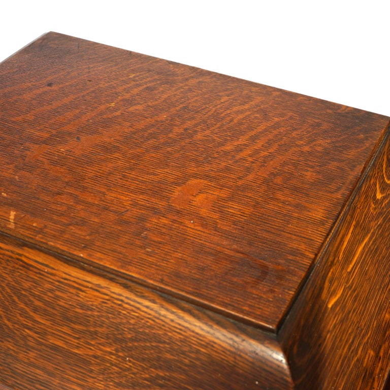 Antique Victor Victrola Table Top Portable Phonograph and Base Cabinet ...