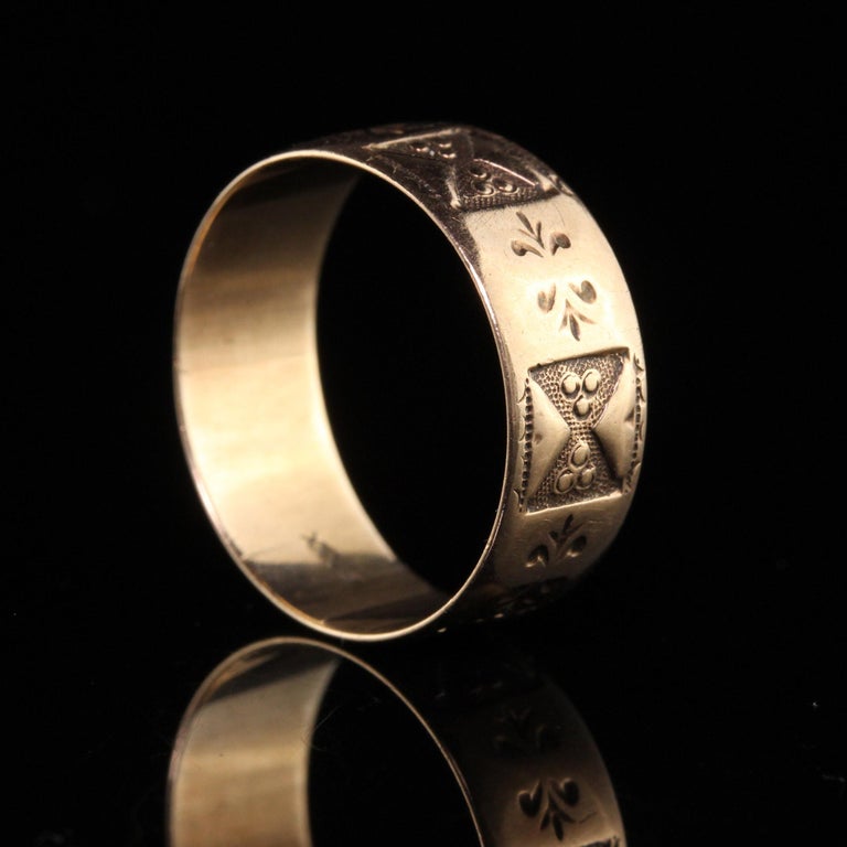 Antique Victorian 10K Yellow Gold Engraved Wide Band Wedding Ring For ...
