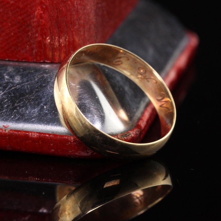 Antique Victorian 14K Yellow Gold Engraved Wedding Band For Sale at 1stDibs