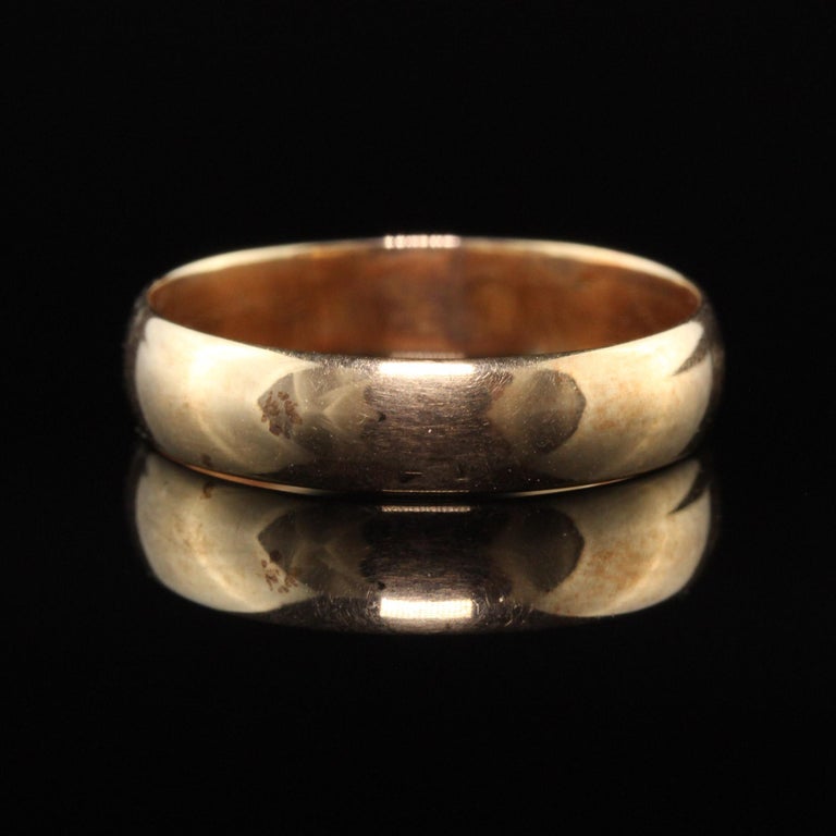 Antique Victorian 14K Yellow Gold Engraved Wedding Band For Sale at 1stDibs