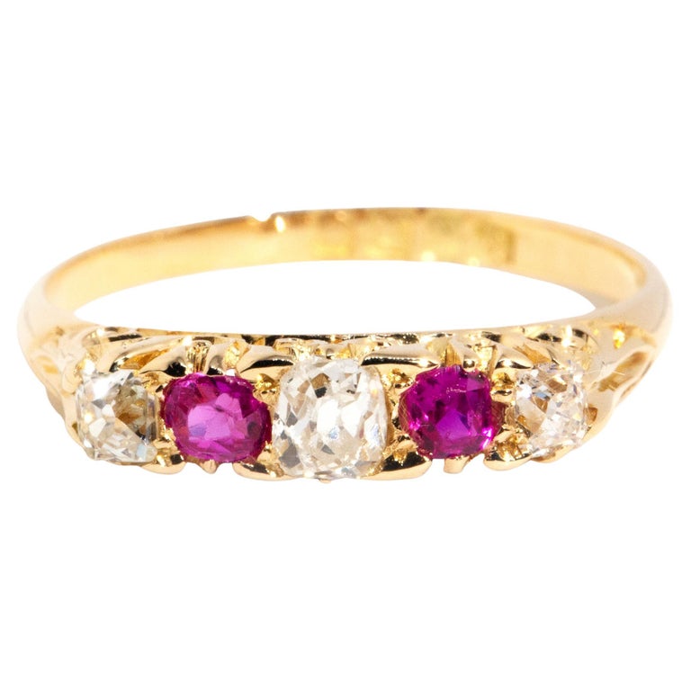 Antique Victorian 18 Carat Gold Ruby and Old Mine Cut Diamond London Bridge Ring For Sale at 1stDibs