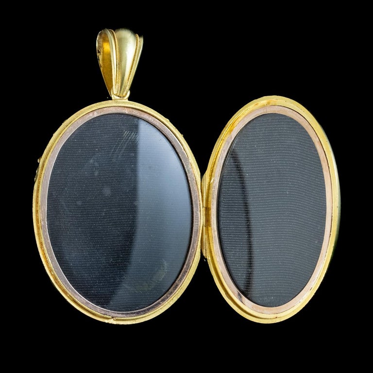 Antique Victorian 18ct Gold Clover Locket For Sale at 1stDibs