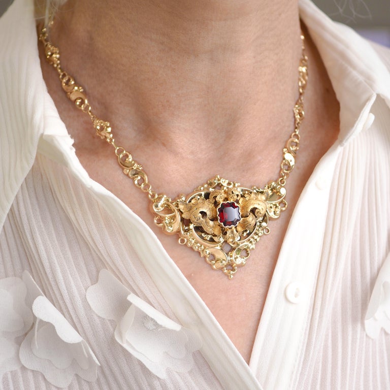 Antique Victorian 18K Gold Garnet Necklace in Baroque Revival Style, c ...