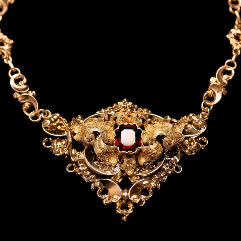 Antique Victorian 18K Gold Garnet Necklace in Baroque Revival Style, c ...