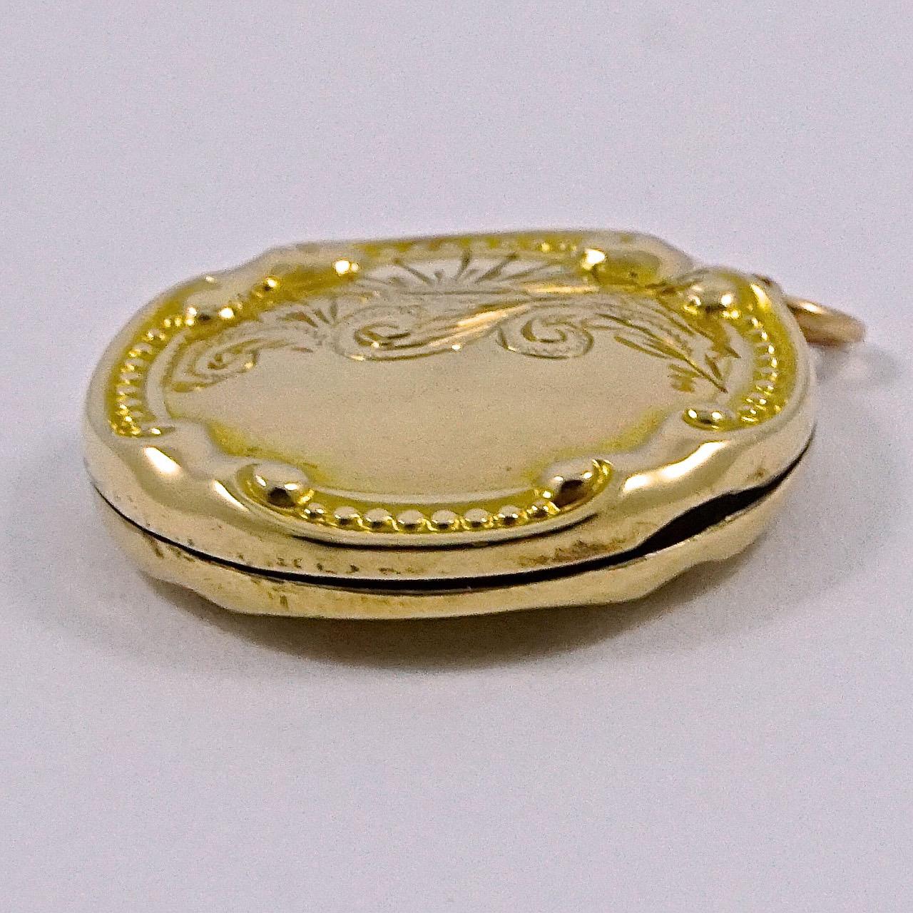 Antique Victorian 9ct Gold Back and Front Engraved Locket at 1stDibs ...