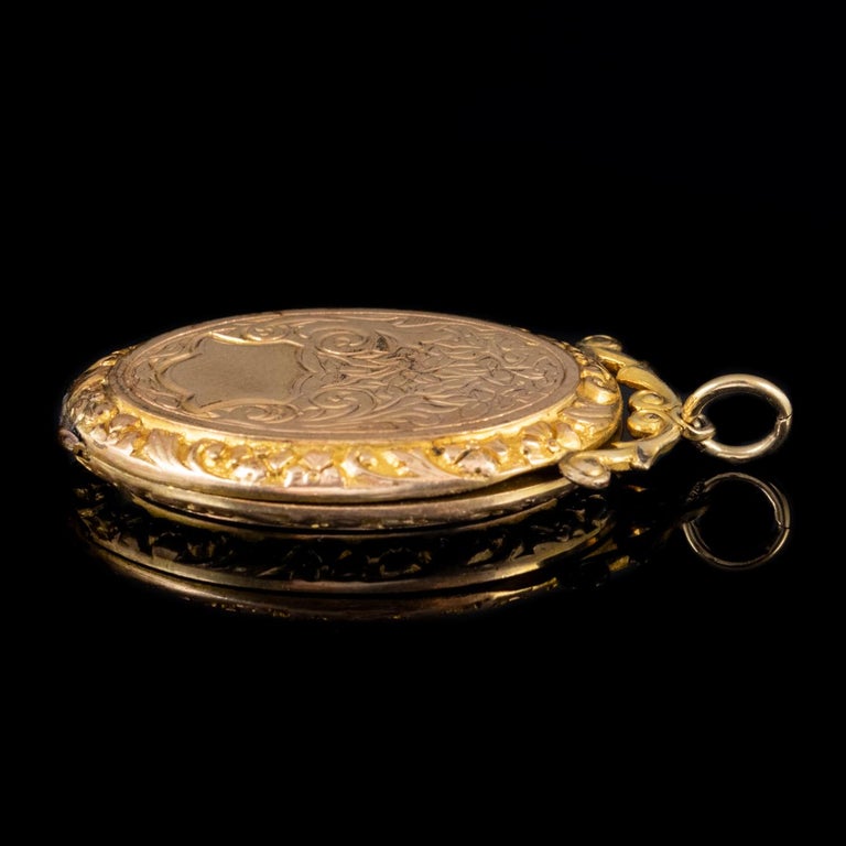 Antique Victorian 9 Carat Gold, circa 1900 Locket For Sale at 1stDibs