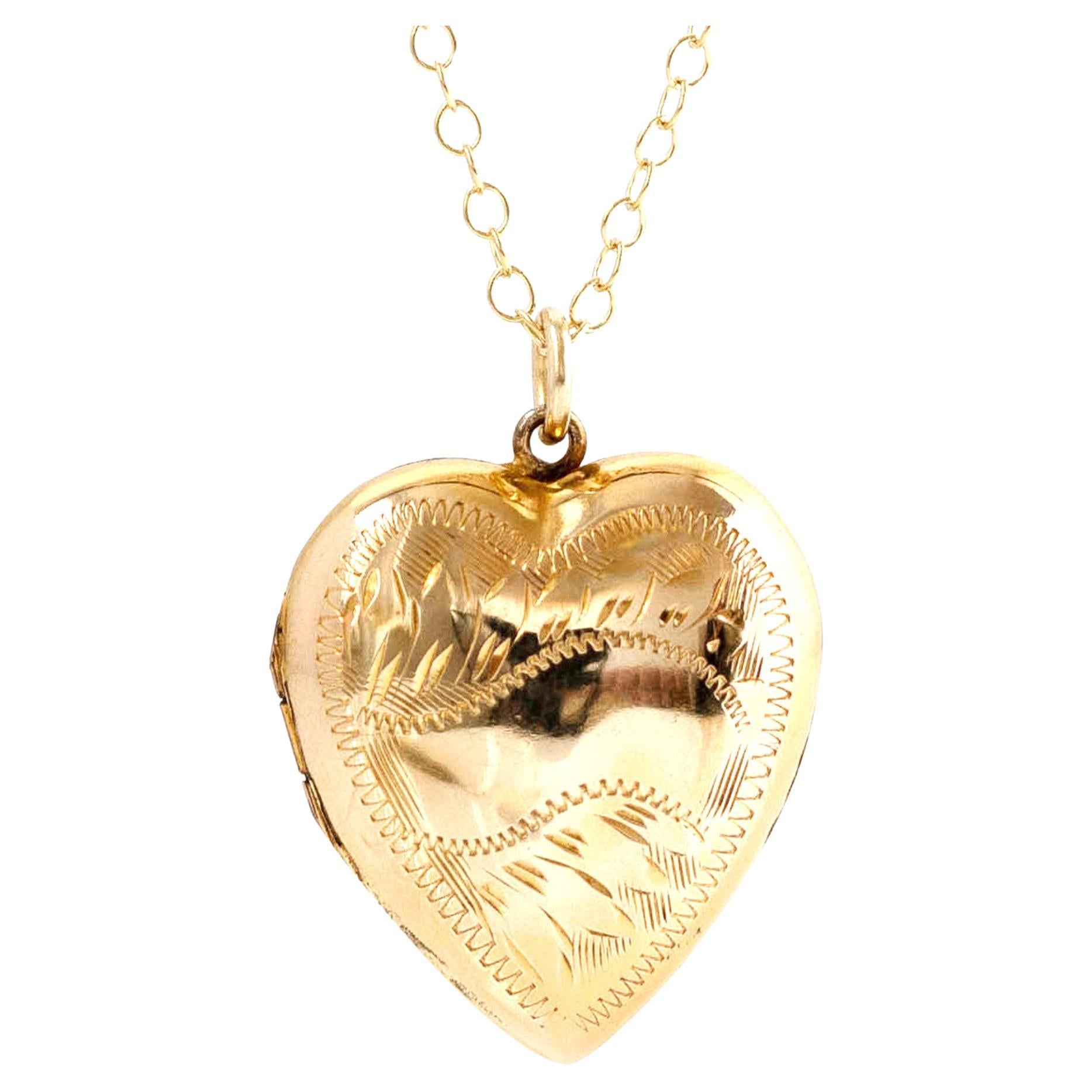 Antique Victorian 9ct Gold Heart Locket Necklace For Sale at 1stDibs