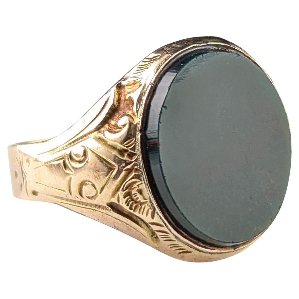 Antique Victorian 9k gold Bloodstone signet ring For Sale at 1stDibs