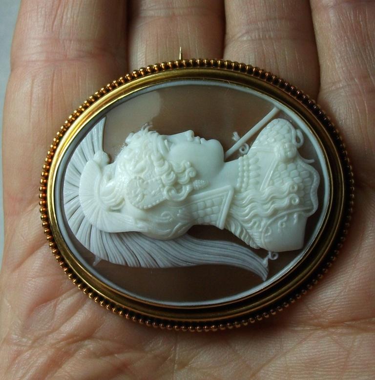 Antique Victorian Athena Parthenos Shell Cameo Brooch For Sale at 1stDibs