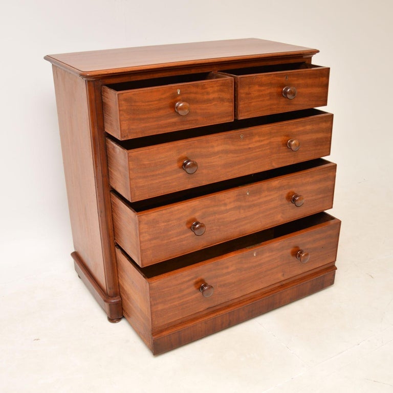 Antique Victorian Chest of Drawers For Sale at 1stDibs