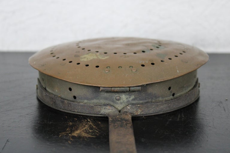 Antique Victorian Copper and Cast Iron Bed Warming Pan For Sale at 1stDibs