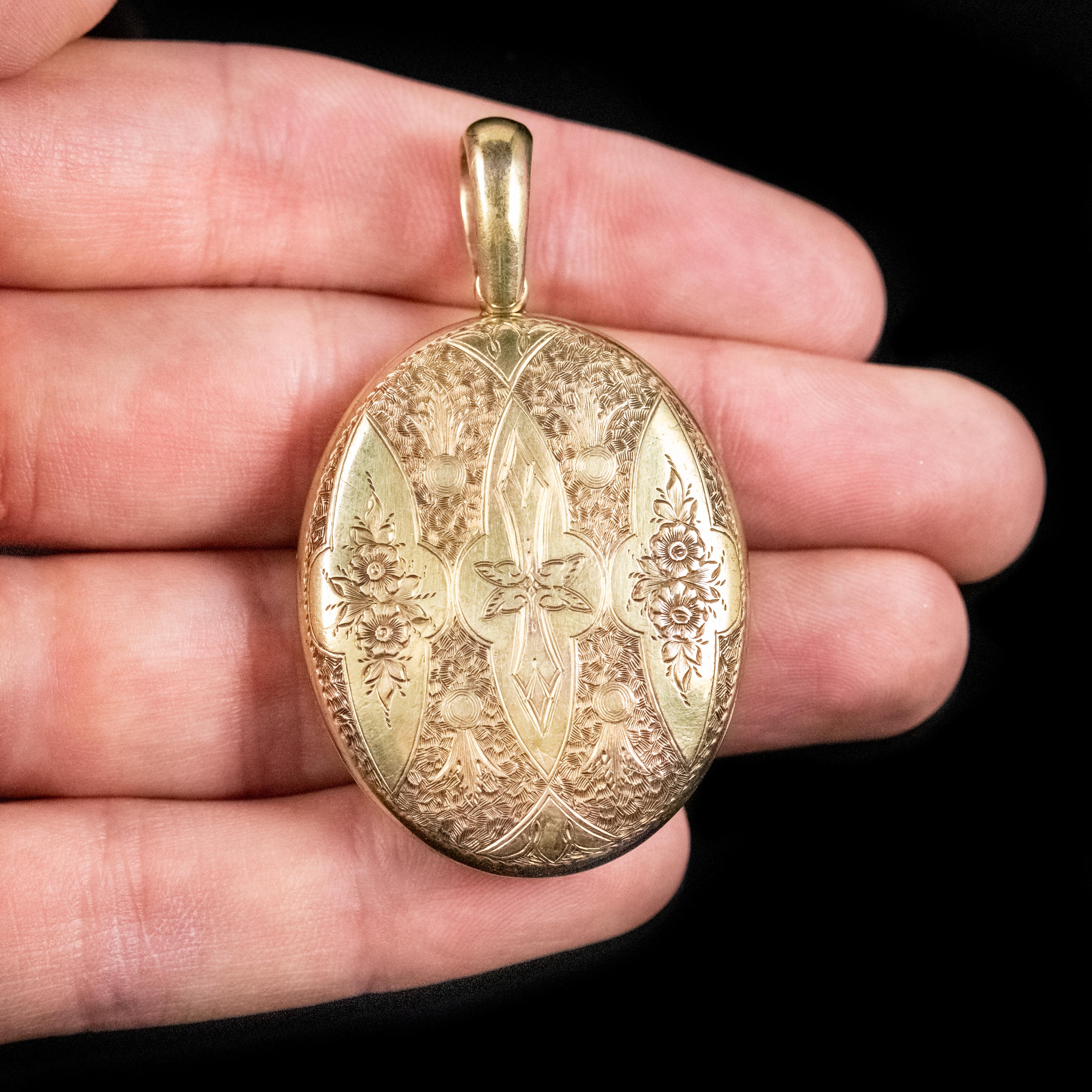 Antique Victorian Engraved Solid 15 Carat Gold Locket, circa 1900 For ...