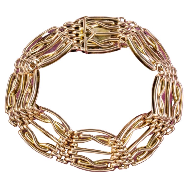 Antique Victorian Gate Bracelet in 9 Carat Gold For Sale at 1stDibs
