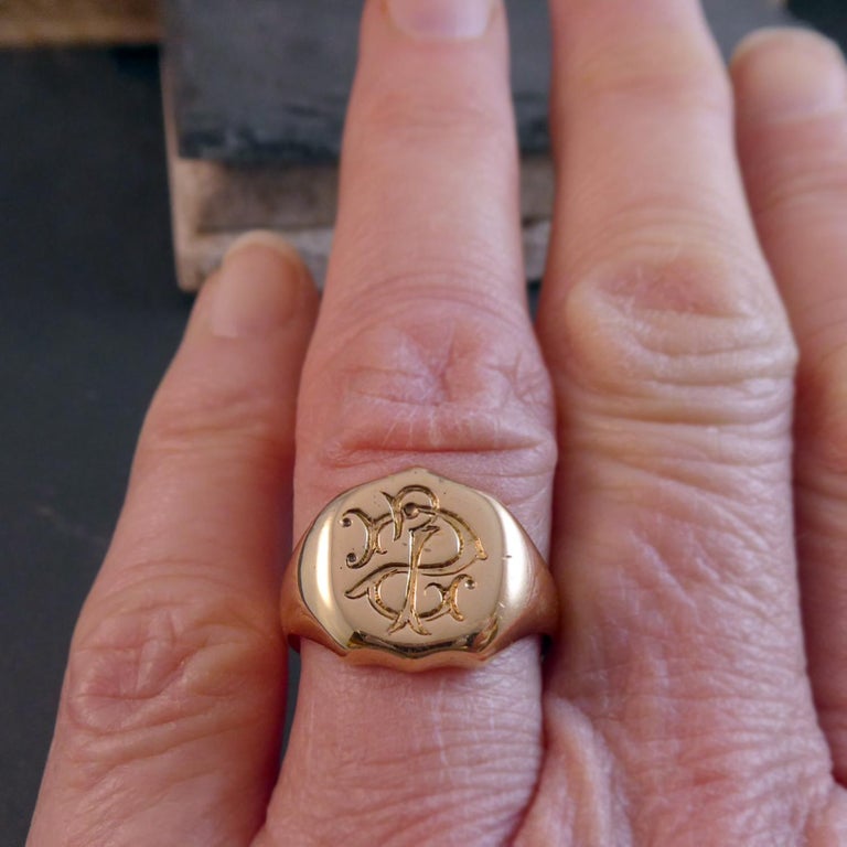 Antique Victorian Gold Signet Ring Hallmarked Chester, 1892 at 1stDibs